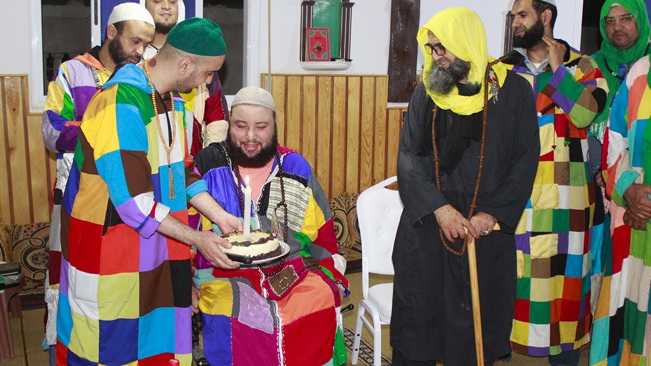 Fête d'anniversaire d'un disciple à la zawiya Karkariya - Voie Soufie ...